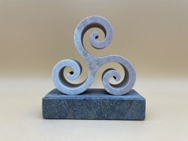 STONESHOP - Rosa Quarzit Triskele