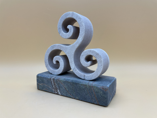 STONESHOP - Rosa Quarzit Triskele